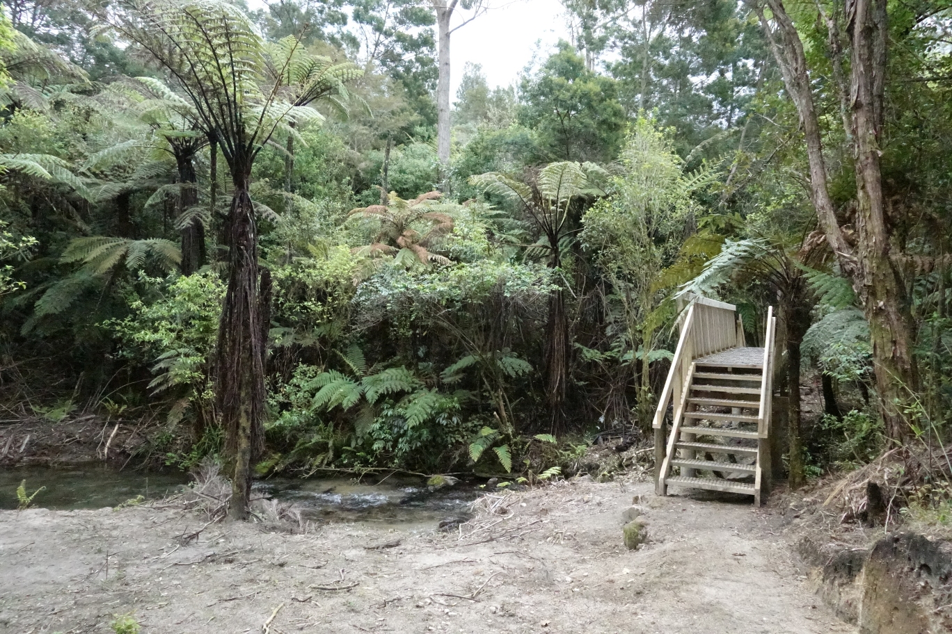 Karaponga Reserve, Waterfall and Dam | motowalknz