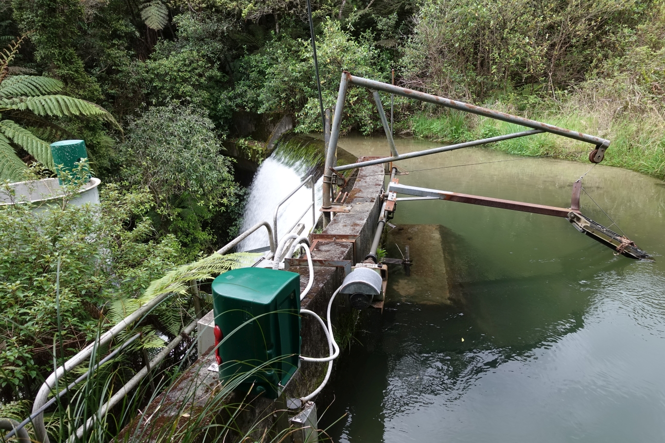 Karaponga Reserve, Waterfall and Dam | motowalknz
